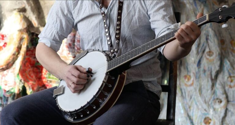 The Beginner's Guide To Banjo Lessons | Start Learning Today Joe ...
